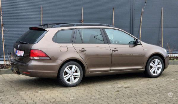 Brown Volkswagen Golf 2012 in Vilnius, with an engine capacity of 1.97 L and mileage of 271 thousand km for 5250 €, photo 8 on AUTOMOTO.COM.LV
