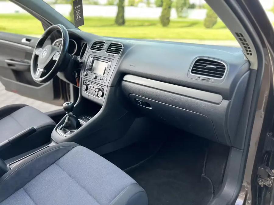 Brūns Volkswagen Golf 2012 Jēkabpils, ar dzinēja tilpumu 1.60 L un nobraukumu 288 tūkst. km par 5890 €, foto 16 vietnē AUTOMOTO.COM.LV
