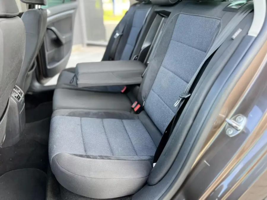 Brūns Volkswagen Golf 2012 Jēkabpils, ar dzinēja tilpumu 1.60 L un nobraukumu 288 tūkst. km par 5890 €, foto 18 vietnē AUTOMOTO.COM.LV