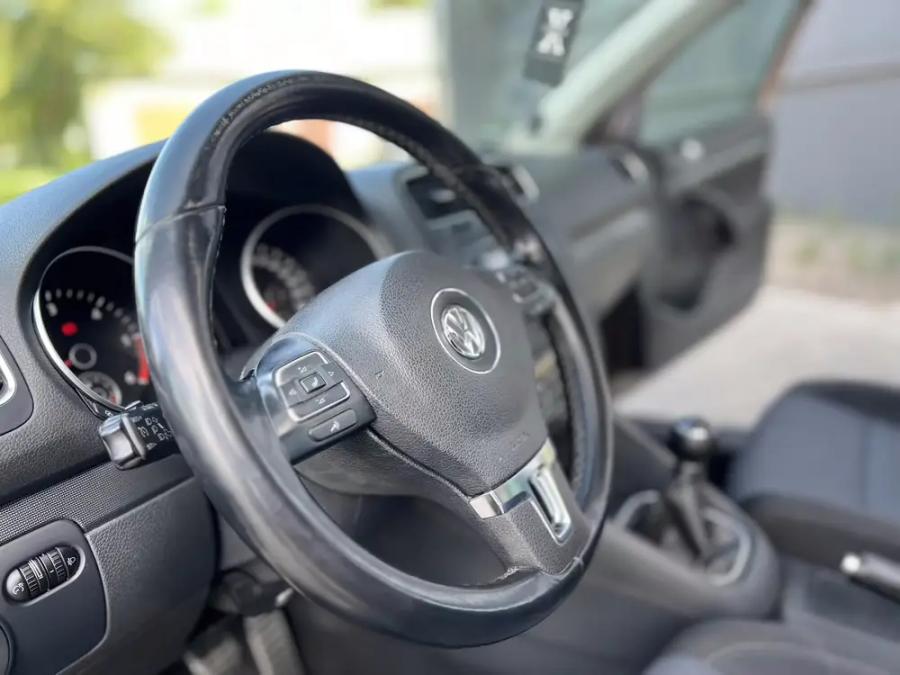 Brūns Volkswagen Golf 2012 Jēkabpils, ar dzinēja tilpumu 1.60 L un nobraukumu 288 tūkst. km par 5890 €, foto 19 vietnē AUTOMOTO.COM.LV