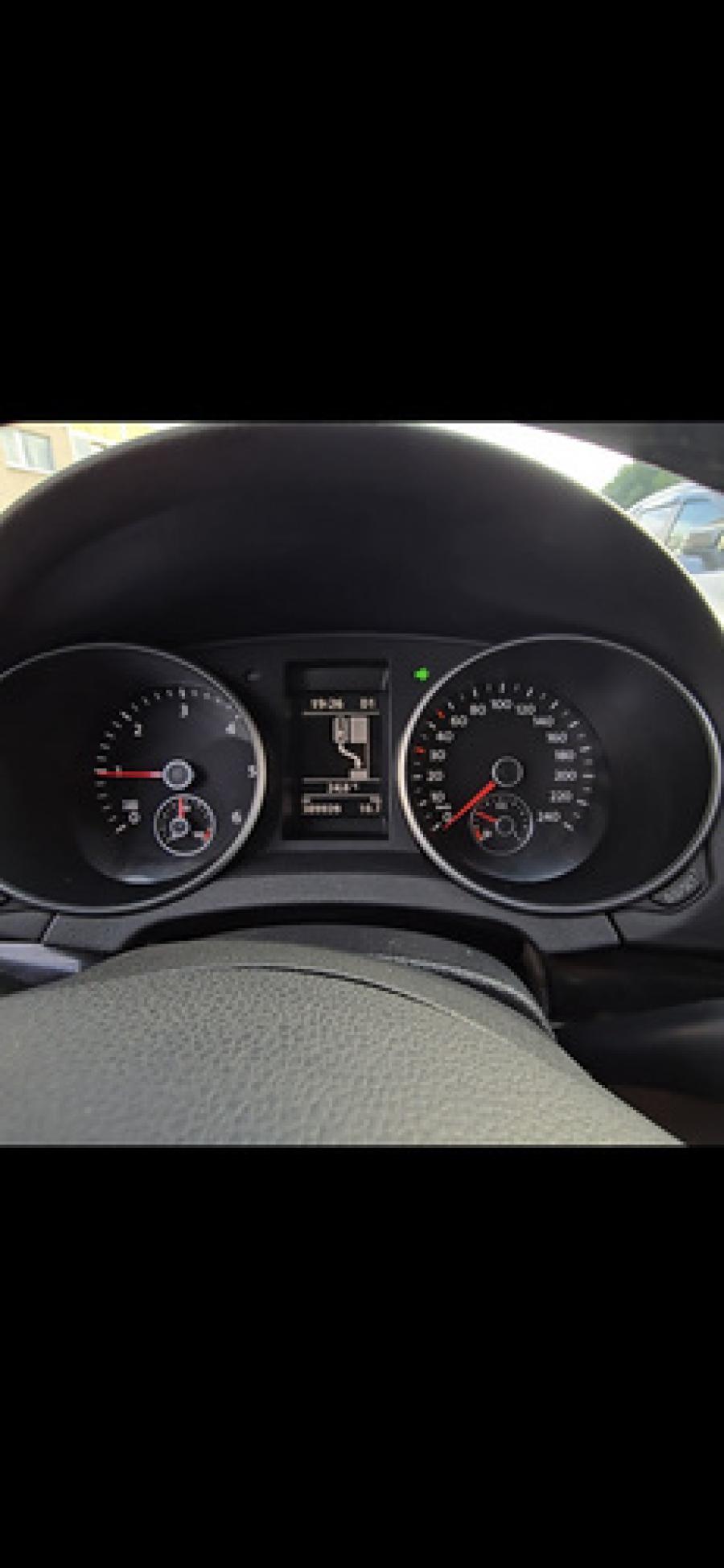 Brown Volkswagen Golf 2013 in Tallinn, with an engine capacity of 1.60 L and mileage of 375 thousand km for 3400 €, photo 16 on AUTOMOTO.COM.LV