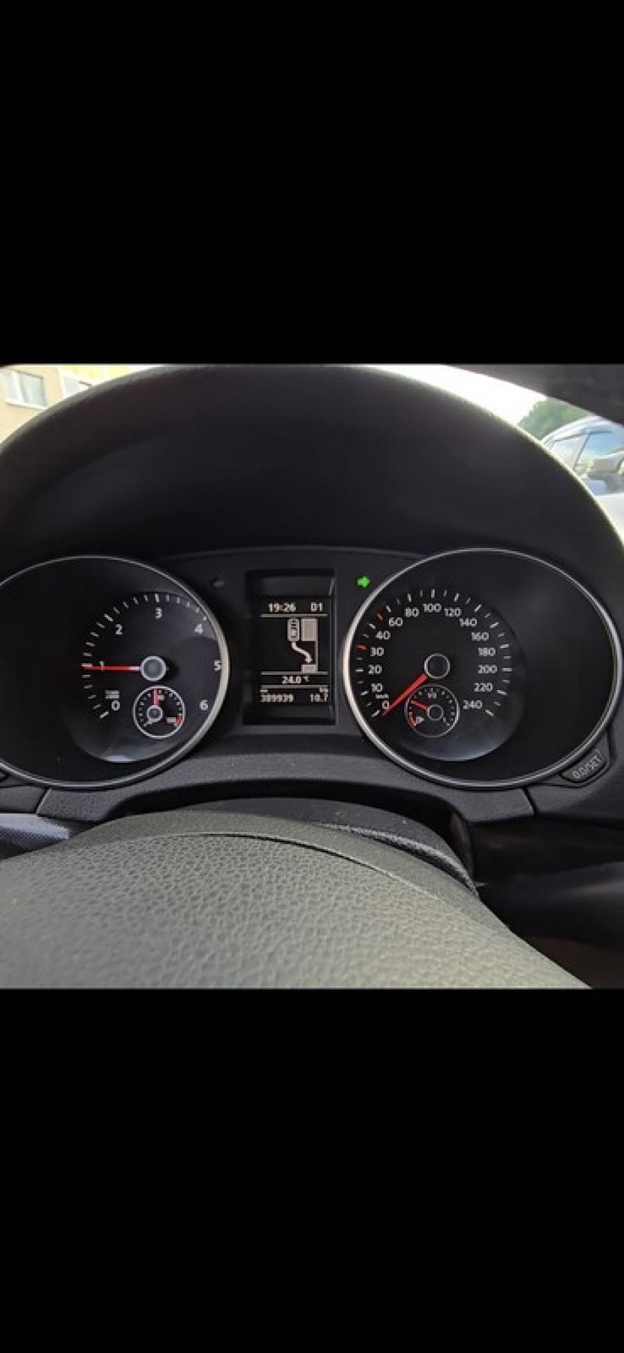 Brown Volkswagen Golf 2013 in Tallinn, with an engine capacity of 1.60 L and mileage of 375 thousand km for 3400 €, photo 31 on AUTOMOTO.COM.LV