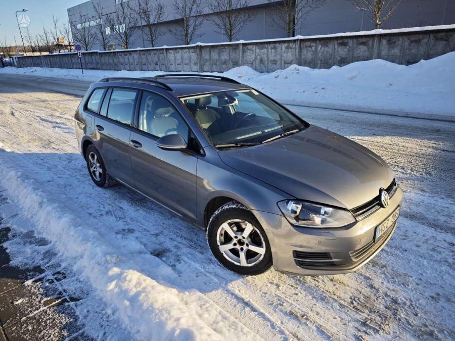 Brown Volkswagen Golf 2014 in Vilnius, with an engine capacity of 1.40 L and mileage of 295 thousand km for 3990 €, photo 1 on AUTOMOTO.COM.LV