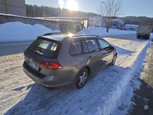 Brown Volkswagen Golf 2014 in Vilnius, with an engine capacity of 1.40 L and mileage of 295 thousand km for 3990 €, photo 4 on AUTOMOTO.COM.LV