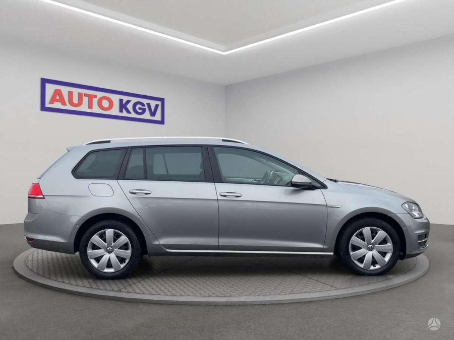 Brown Volkswagen Golf 2014 in Vilnius, with an engine capacity of 1.60 L and mileage of 307 thousand km for 6699 €, photo 6 on AUTOMOTO.COM.LV