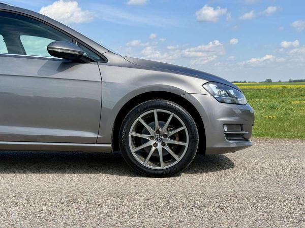 Brūns Volkswagen Golf 2014 Šauļi, ar dzinēja tilpumu 1.97 L un nobraukumu 293 tūkst. km par 7500 €, foto 8 vietnē AUTOMOTO.COM.LV