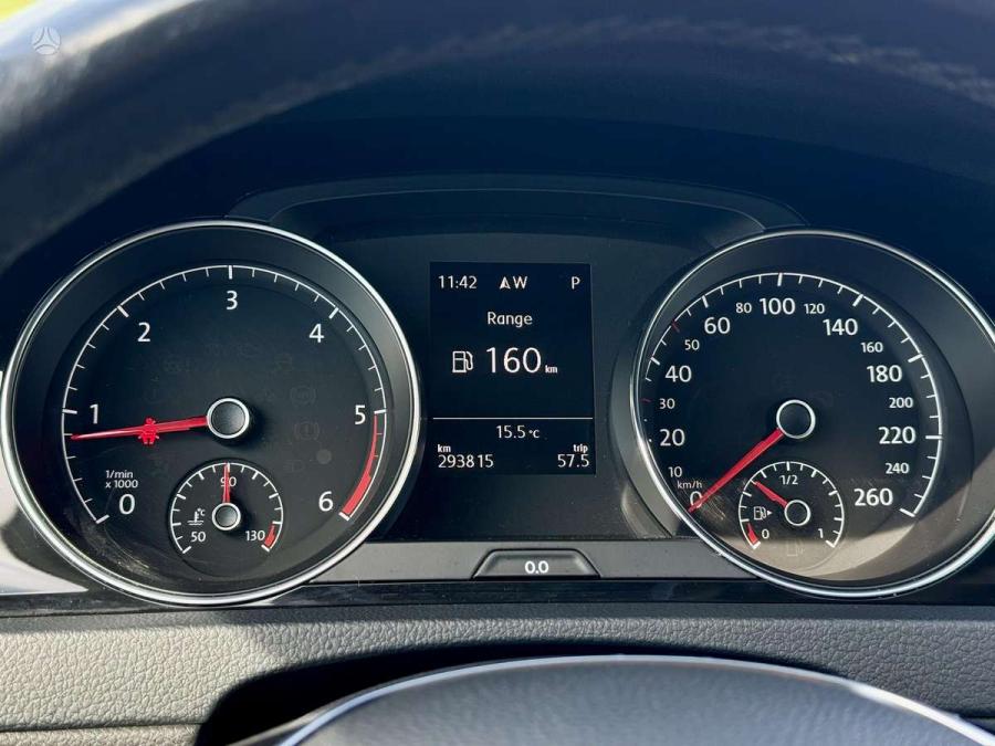 Brūns Volkswagen Golf 2014 Šauļi, ar dzinēja tilpumu 1.97 L un nobraukumu 293 tūkst. km par 7500 €, foto 11 vietnē AUTOMOTO.COM.LV