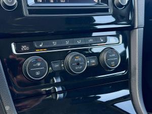 Brūns Volkswagen Golf 2014 Šauļi, ar dzinēja tilpumu 1.97 L un nobraukumu 293 tūkst. km par 7500 €, foto 13 vietnē AUTOMOTO.COM.LV