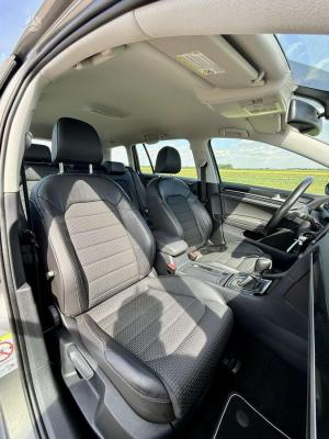 Brūns Volkswagen Golf 2014 Šauļi, ar dzinēja tilpumu 1.97 L un nobraukumu 293 tūkst. km par 7500 €, foto 20 vietnē AUTOMOTO.COM.LV