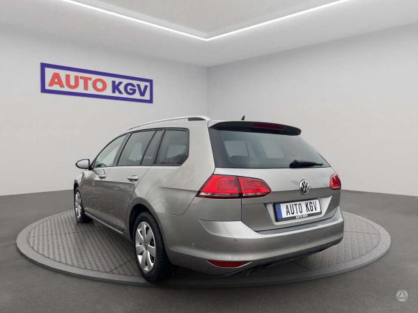 Brown Volkswagen Golf 2014 in Vilnius, with an engine capacity of 1.60 L and mileage of 307 thousand km for 6699 €, photo 3 on AUTOMOTO.COM.LV
