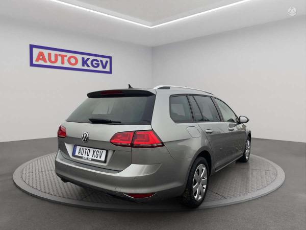 Brown Volkswagen Golf 2014 in Vilnius, with an engine capacity of 1.60 L and mileage of 307 thousand km for 6699 €, photo 4 on AUTOMOTO.COM.LV