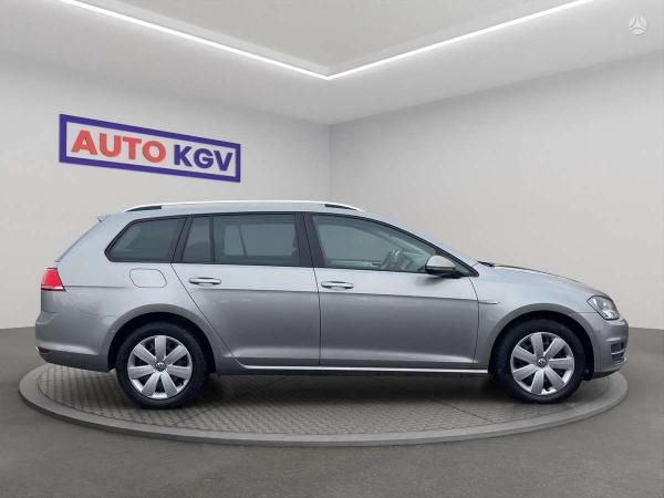 Brown Volkswagen Golf 2014 in Vilnius, with an engine capacity of 1.60 L and mileage of 307 thousand km for 6699 €, photo 5 on AUTOMOTO.COM.LV