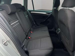 Brown Volkswagen Golf 2014 in Vilnius, with an engine capacity of 1.60 L and mileage of 307 thousand km for 6699 €, photo 9 on AUTOMOTO.COM.LV