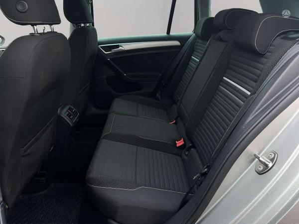 Brown Volkswagen Golf 2014 in Vilnius, with an engine capacity of 1.60 L and mileage of 307 thousand km for 6699 €, photo 9 on AUTOMOTO.COM.LV