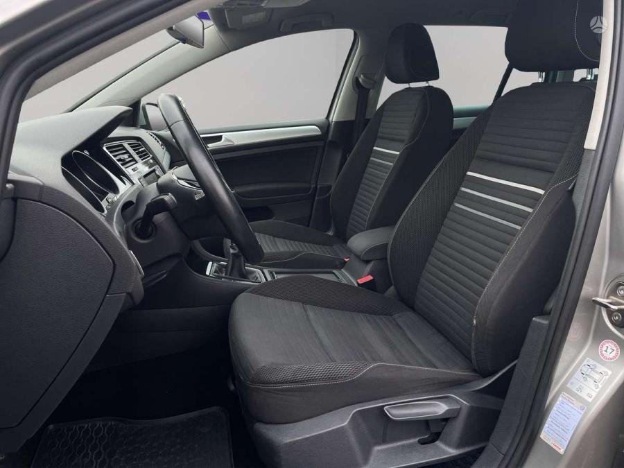 Brown Volkswagen Golf 2014 in Vilnius, with an engine capacity of 1.60 L and mileage of 307 thousand km for 6699 €, photo 11 on AUTOMOTO.COM.LV