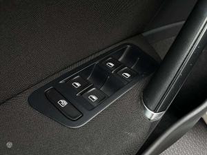 Brown Volkswagen Golf 2014 in Vilnius, with an engine capacity of 1.60 L and mileage of 307 thousand km for 6699 €, photo 12 on AUTOMOTO.COM.LV