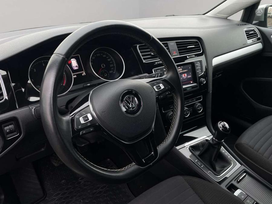 Brown Volkswagen Golf 2014 in Vilnius, with an engine capacity of 1.60 L and mileage of 307 thousand km for 6699 €, photo 15 on AUTOMOTO.COM.LV