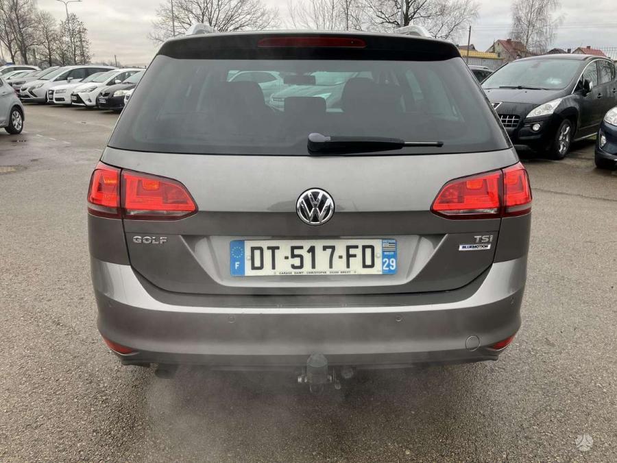 Brown Volkswagen Golf 2015 in Taurage, with an engine capacity of 1.20 L and mileage of 227 thousand km for 5700 €, photo 5 on AUTOMOTO.COM.LV
