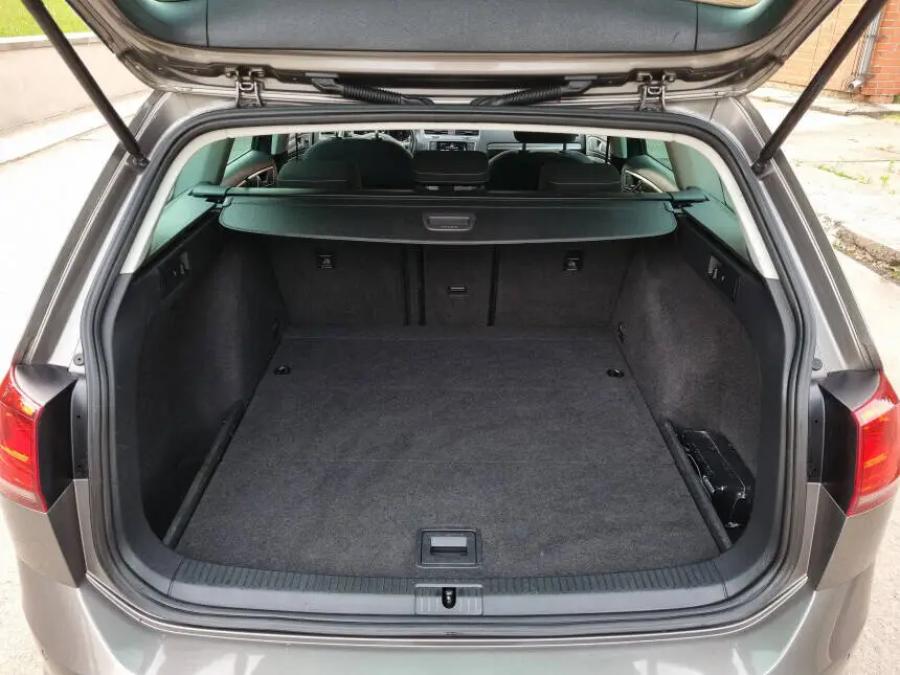 Brūns Volkswagen Golf 2015 Jēkabpils, ar dzinēja tilpumu 1.60 L un nobraukumu 259 tūkst. km par 7650 €, foto 17 vietnē AUTOMOTO.COM.LV