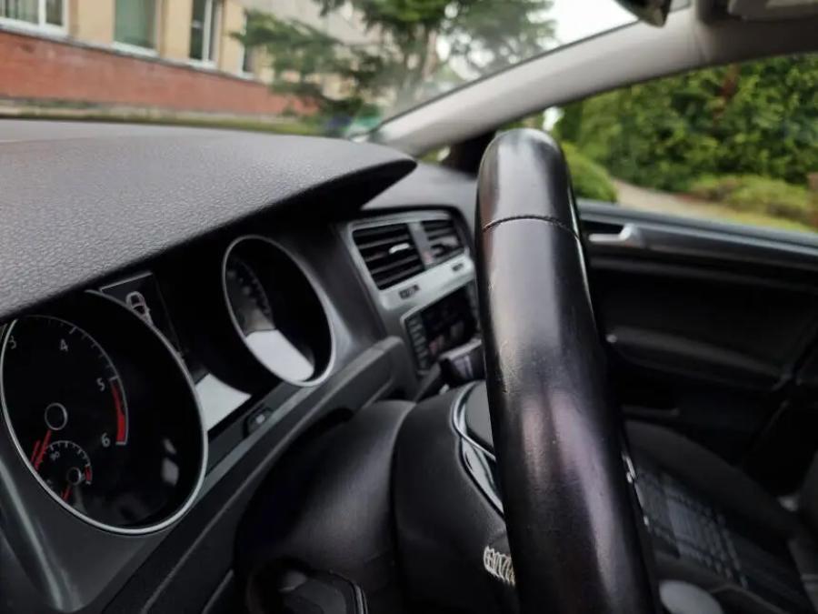 Brūns Volkswagen Golf 2015 Jēkabpils, ar dzinēja tilpumu 1.60 L un nobraukumu 259 tūkst. km par 7650 €, foto 22 vietnē AUTOMOTO.COM.LV
