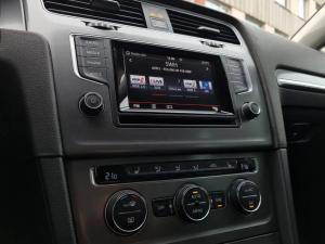 Brūns Volkswagen Golf 2015 Jēkabpils, ar dzinēja tilpumu 1.60 L un nobraukumu 259 tūkst. km par 7650 €, foto 25 vietnē AUTOMOTO.COM.LV