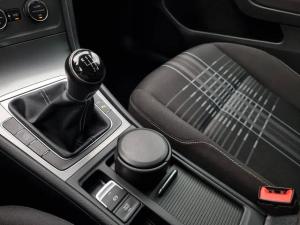 Brūns Volkswagen Golf 2015 Jēkabpils, ar dzinēja tilpumu 1.60 L un nobraukumu 259 tūkst. km par 7650 €, foto 28 vietnē AUTOMOTO.COM.LV
