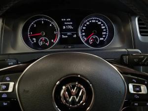Brūns Volkswagen Golf 2015 Jēkabpils, ar dzinēja tilpumu 1.60 L un nobraukumu 259 tūkst. km par 7650 €, foto 33 vietnē AUTOMOTO.COM.LV