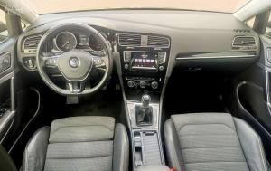 Brown Volkswagen Golf 2015 in Kaunas, with an engine capacity of 2.00 L and mileage of 165 thousand km for 9500 €, photo 7 on AUTOMOTO.COM.LV