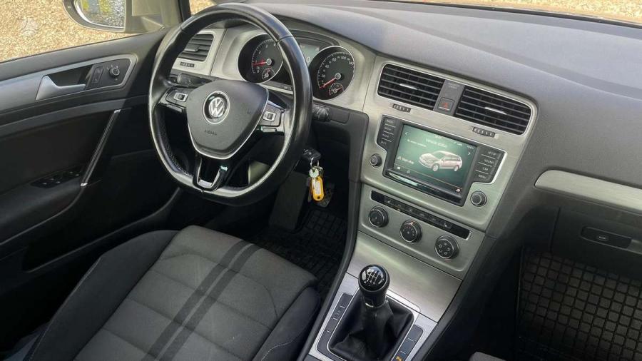 Brūns Volkswagen Golf 2015 Marijampole, ar dzinēja tilpumu 1.40 L un nobraukumu 318 tūkst. km par 6200 €, foto 23 vietnē AUTOMOTO.COM.LV