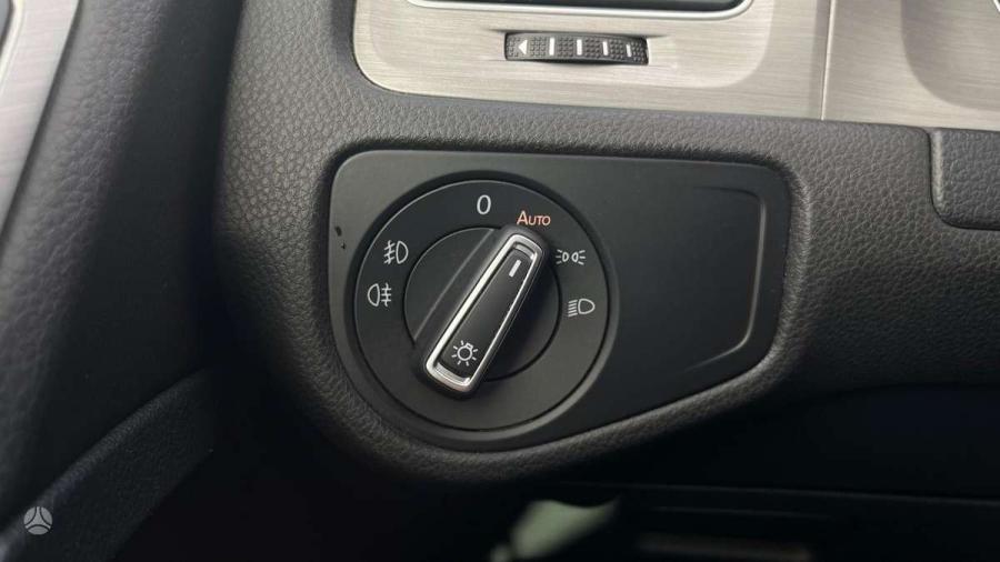 Brūns Volkswagen Golf 2015 Marijampole, ar dzinēja tilpumu 1.40 L un nobraukumu 318 tūkst. km par 6200 €, foto 24 vietnē AUTOMOTO.COM.LV