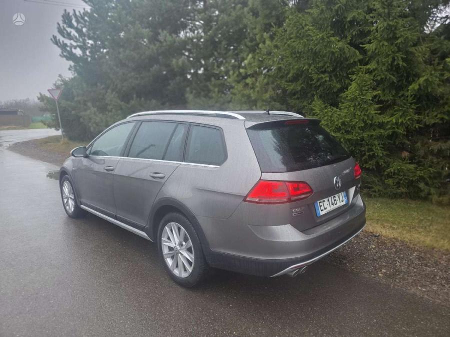 Brown Volkswagen Golf 2016 in Kaunas, with an engine capacity of 1.60 L and mileage of 230 thousand km for 7200 €, photo 2 on AUTOMOTO.COM.LV