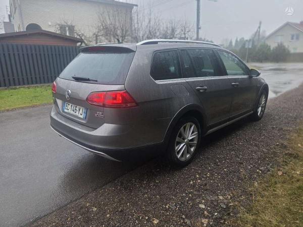 Brown Volkswagen Golf 2016 in Kaunas, with an engine capacity of 1.60 L and mileage of 230 thousand km for 7200 €, photo 5 on AUTOMOTO.COM.LV