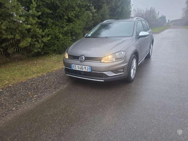 Brown Volkswagen Golf 2016 in Kaunas, with an engine capacity of 1.60 L and mileage of 230 thousand km for 7200 €, photo 6 on AUTOMOTO.COM.LV