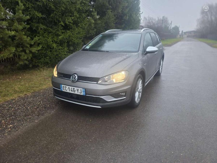 Brown Volkswagen Golf 2016 in Kaunas, with an engine capacity of 1.60 L and mileage of 230 thousand km for 7200 €, photo 14 on AUTOMOTO.COM.LV