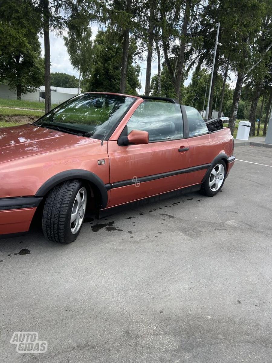 Volkswagen Golf 1994 in Vilnius, with an engine capacity of 1.60 L and mileage of 154 thousand km for 2200 €, photo 3 on AUTOMOTO.COM.LV
