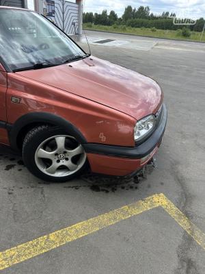 Volkswagen Golf 1994 in Vilnius, with an engine capacity of 1.60 L and mileage of 154 thousand km for 2200 €, photo 7 on AUTOMOTO.COM.LV
