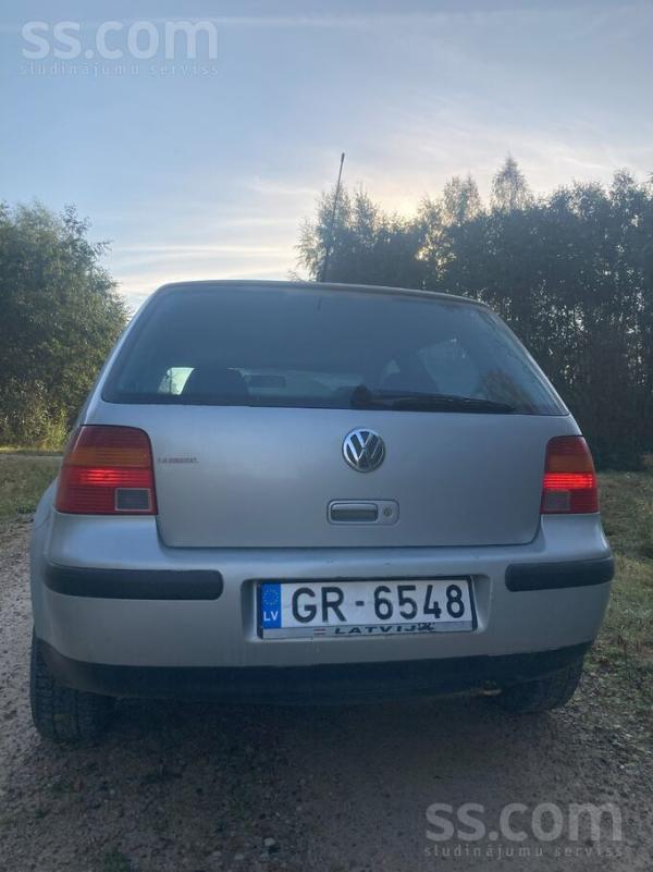 Volkswagen Golf 1998 Rīga, ar dzinēja tilpumu 1.40 L un nobraukumu 275 tūkst. km par 800 €, foto 3 vietnē AUTOMOTO.COM.LV