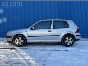 Volkswagen Golf 2001 in Riga, with an engine capacity of 1.40 L and mileage of 274 thousand km for 1290 €, photo 2 on AUTOMOTO.COM.LV