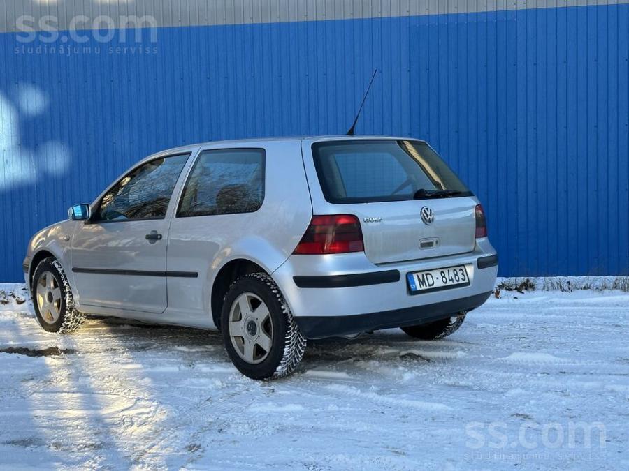 Volkswagen Golf 2001 in Riga, with an engine capacity of 1.40 L and mileage of 274 thousand km for 1290 €, photo 3 on AUTOMOTO.COM.LV