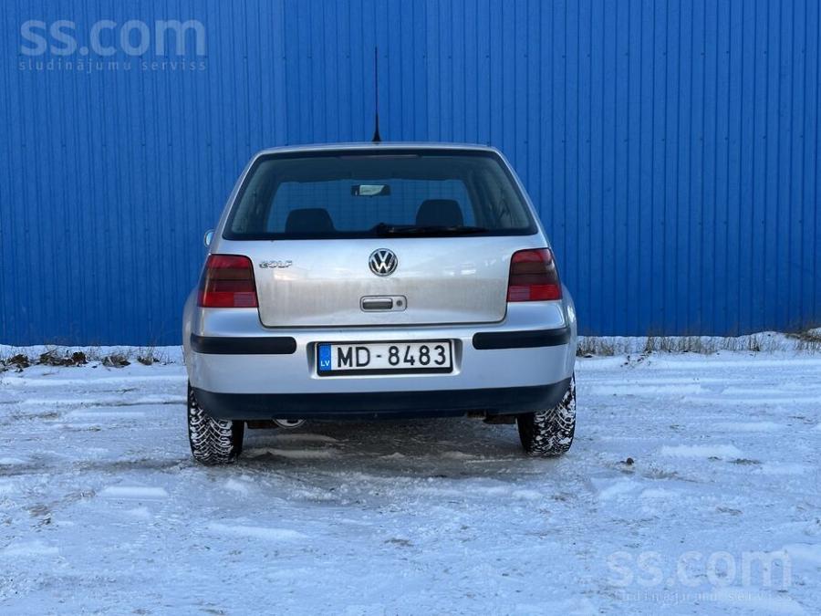 Volkswagen Golf 2001 in Riga, with an engine capacity of 1.40 L and mileage of 274 thousand km for 1290 €, photo 4 on AUTOMOTO.COM.LV