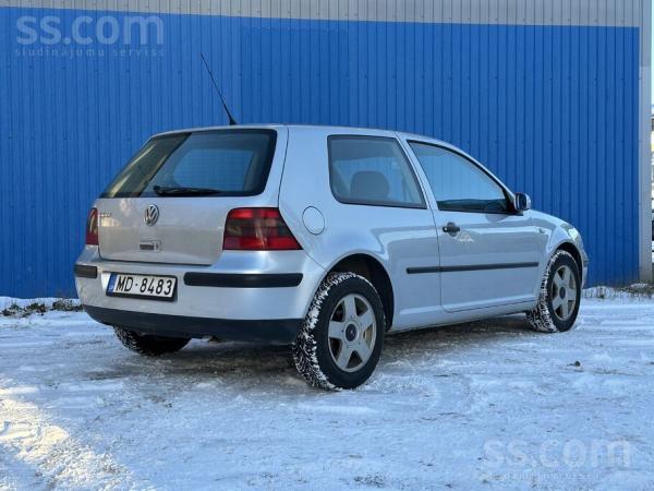 Volkswagen Golf 2001 in Riga, with an engine capacity of 1.40 L and mileage of 274 thousand km for 1290 €, photo 5 on AUTOMOTO.COM.LV