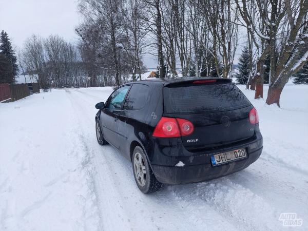 Volkswagen Golf 2004 Varėna, ar dzinēja tilpumu 1.90 L un nobraukumu 300 tūkst. km par 900 €, foto 2 vietnē AUTOMOTO.COM.LV