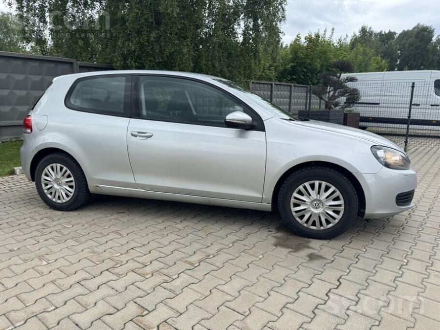 Volkswagen Golf 2009 Rīga, ar dzinēja tilpumu 1.60 L un nobraukumu 150 tūkst. km par 2500 €, foto 2 vietnē AUTOMOTO.COM.LV