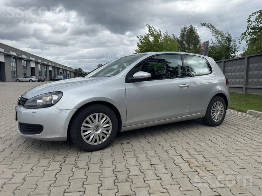 Volkswagen Golf 2009 Rīga, ar dzinēja tilpumu 1.60 L un nobraukumu 150 tūkst. km par 2500 €, foto 3 vietnē AUTOMOTO.COM.LV