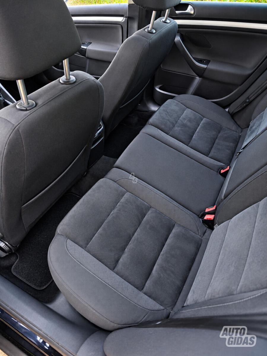 Volkswagen Golf 2012 in Ignalina, with an engine capacity of 2.00 L and mileage of 290 thousand km for 3950 €, photo 7 on AUTOMOTO.COM.LV