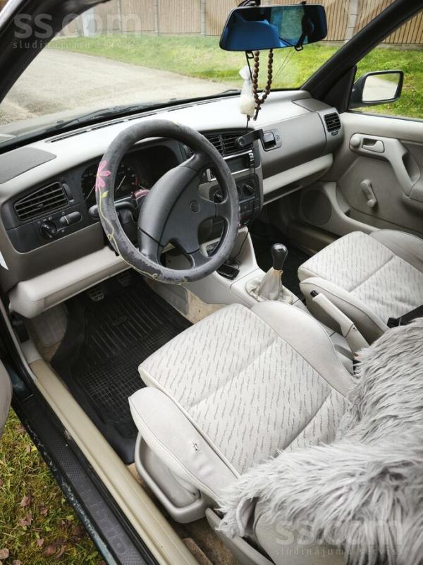 Zaļš Volkswagen Golf 1996 Rīga, ar dzinēja tilpumu 1.80 L un nobraukumu 272 tūkst. km par 1800 €, foto 4 vietnē AUTOMOTO.COM.LV