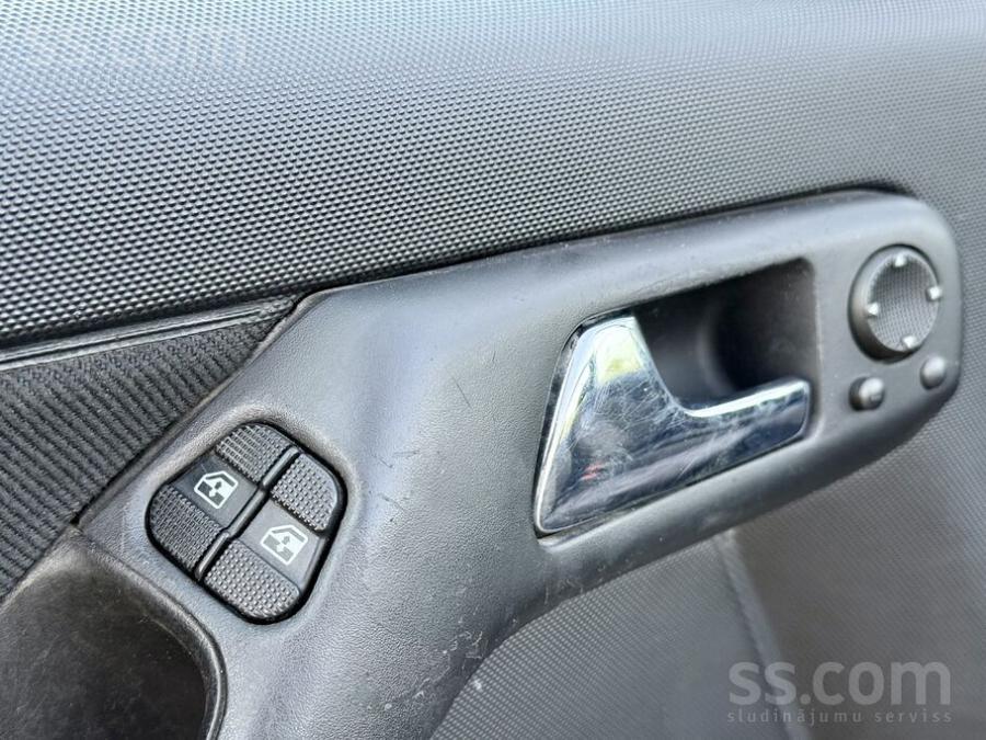 Zaļš Volkswagen Golf 1998 Rīga, ar dzinēja tilpumu 1.60 L un nobraukumu 191 tūkst. km par 1490 €, foto 18 vietnē AUTOMOTO.COM.LV