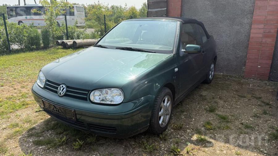Green Volkswagen Golf 2000 in Limbazi, with an engine capacity of 1.60 L and mileage of 141 thousand km for 1100 €, photo 2 on AUTOMOTO.COM.LV