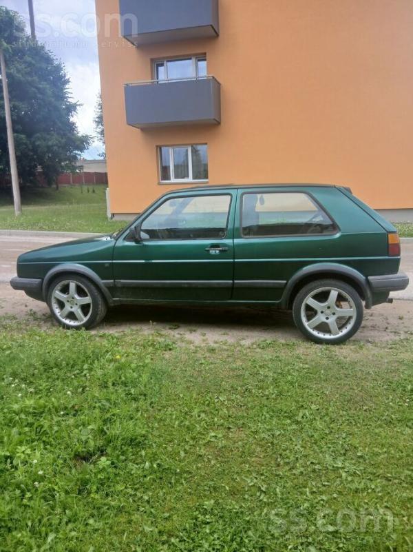 Zaļš Volkswagen Golf 1989 Valka, ar dzinēja tilpumu 1.60 L un nobraukumu 320 tūkst. km par 1700 €, foto 1 vietnē AUTOMOTO.COM.LV