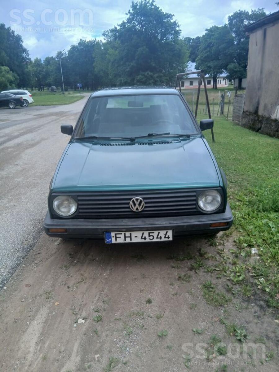 Zaļš Volkswagen Golf 1989 Valka, ar dzinēja tilpumu 1.60 L un nobraukumu 320 tūkst. km par 1700 €, foto 4 vietnē AUTOMOTO.COM.LV